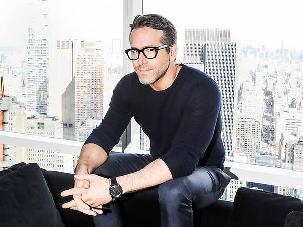 Khám phá phong cách đơn giản của diễn viên Ryan Reynolds | ELLE Man ...