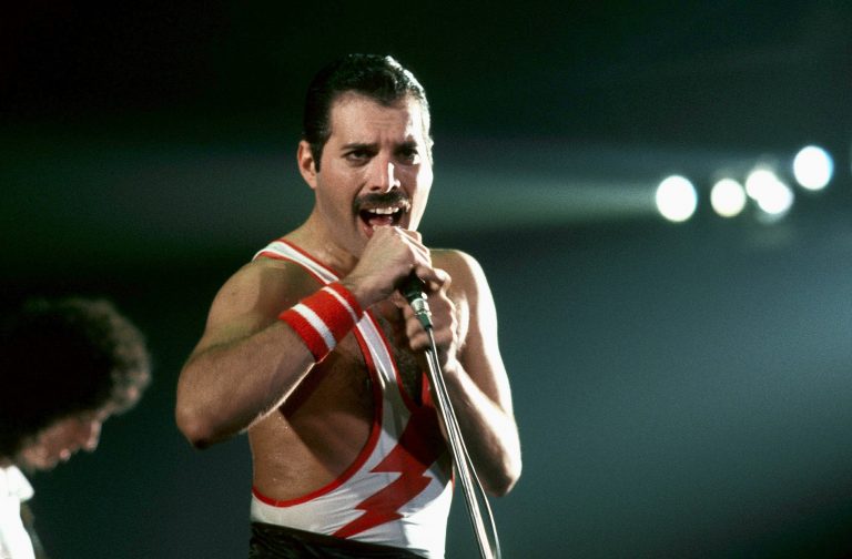 Freddie Mercury - Một cuộc đời kì vĩ nhưng cô đơn | ELLE Man Việt Nam