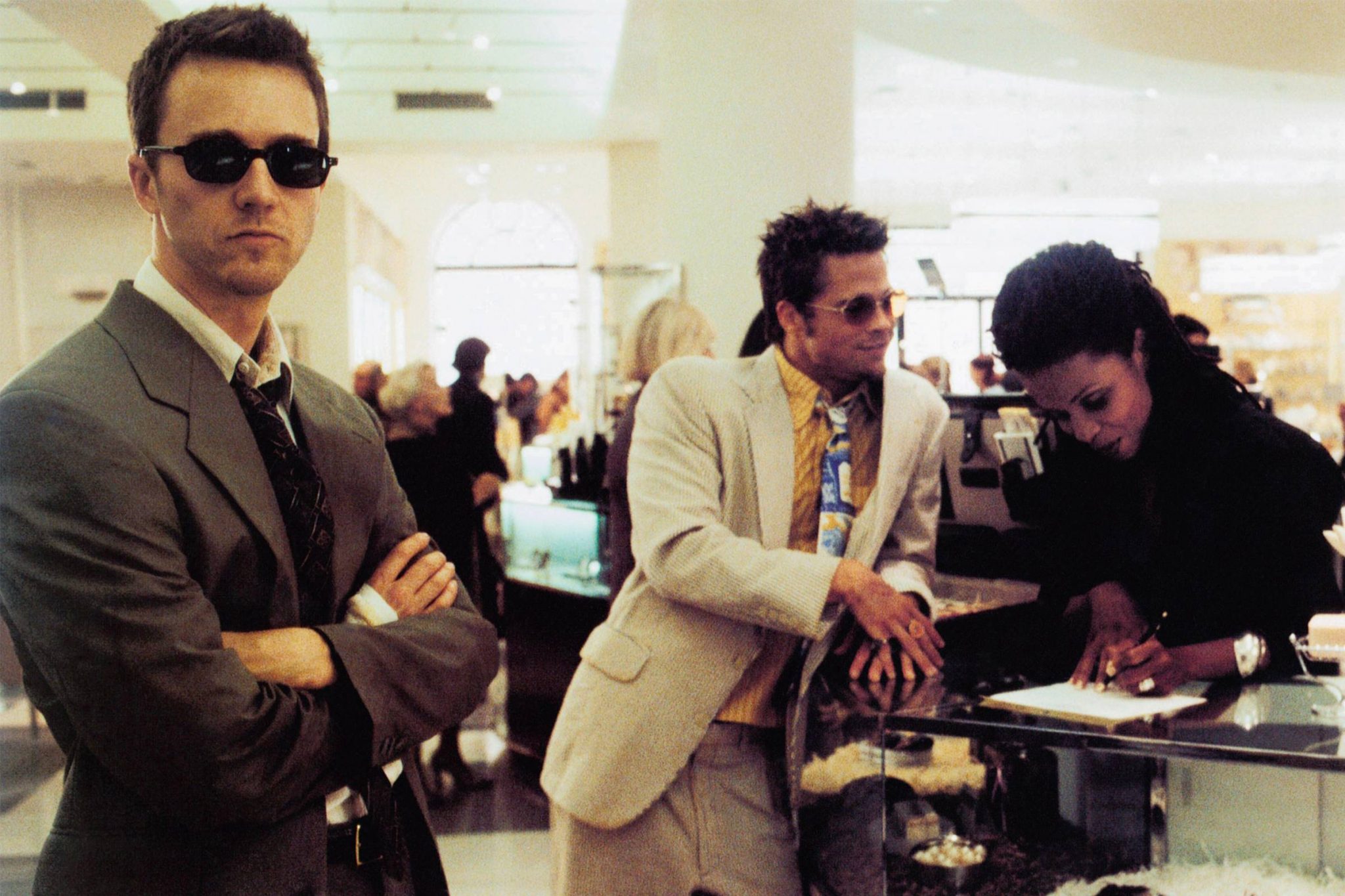 Thòi trang trong phim Fight Club: Vẫn hợp thời dù 20 năm đã qua | ELLE ...