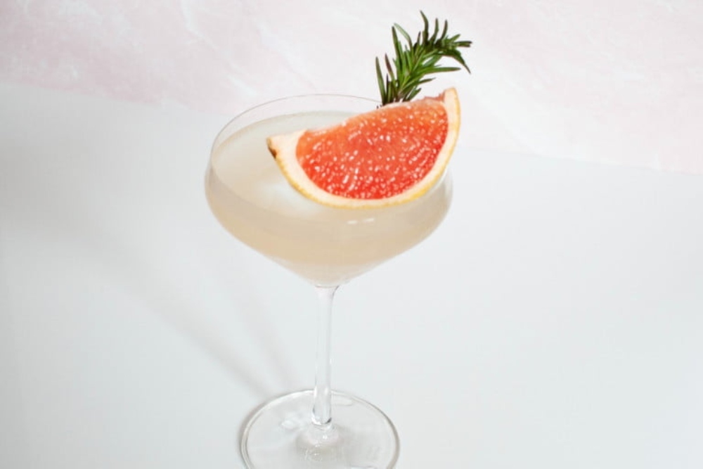 Công thức pha chế cocktail citrus cho mùa Hè | ELLE Man