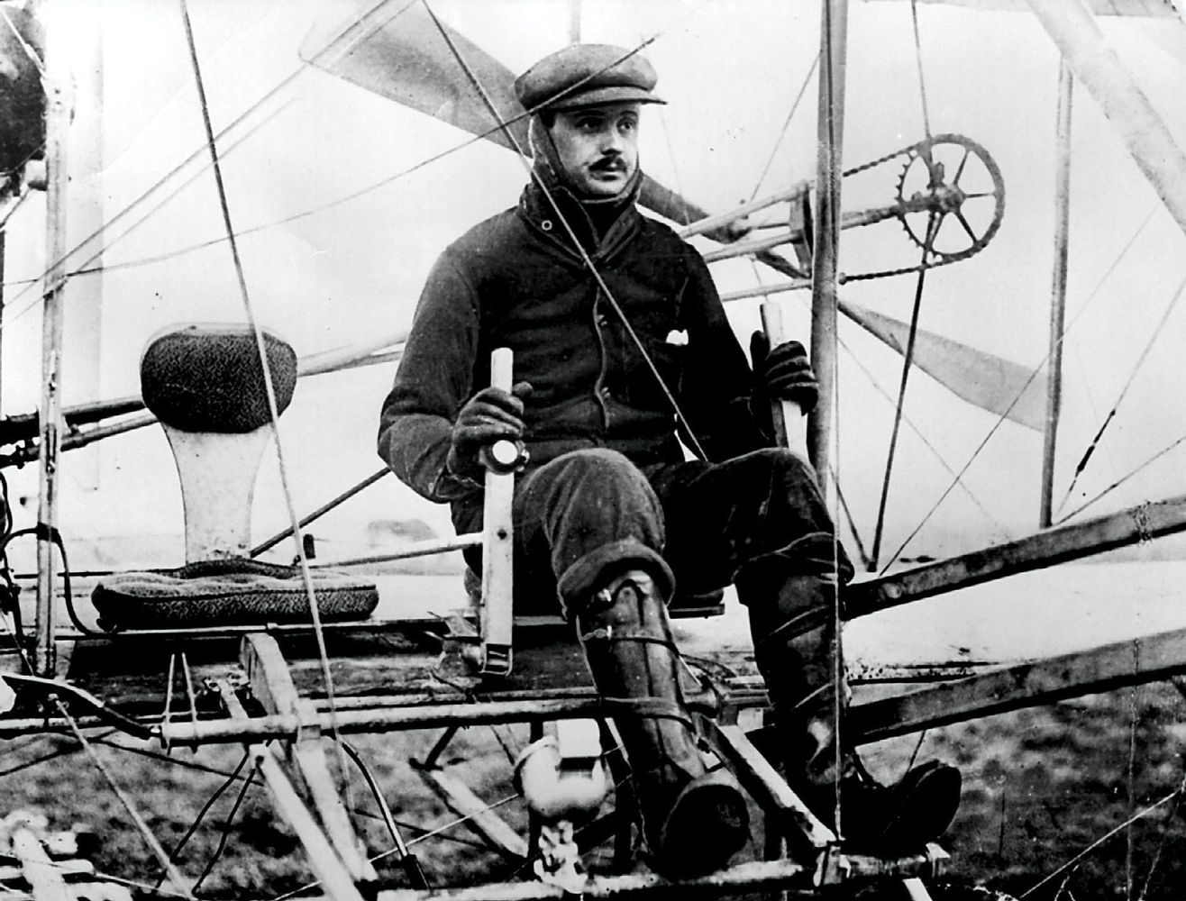 Rolls-Royce kỷ niệm sinh nhật huyền thoại Charles Rolls | ELLE Man