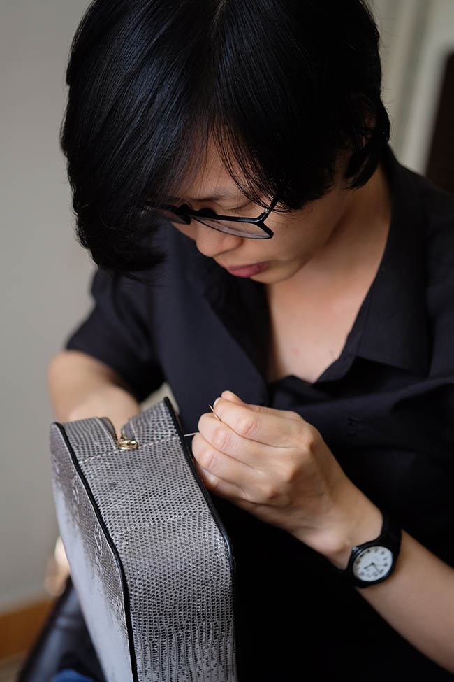 Mr.Luu – Người thợ da cần mẫn giữa nhịp sống hiện đại | ELLE Man