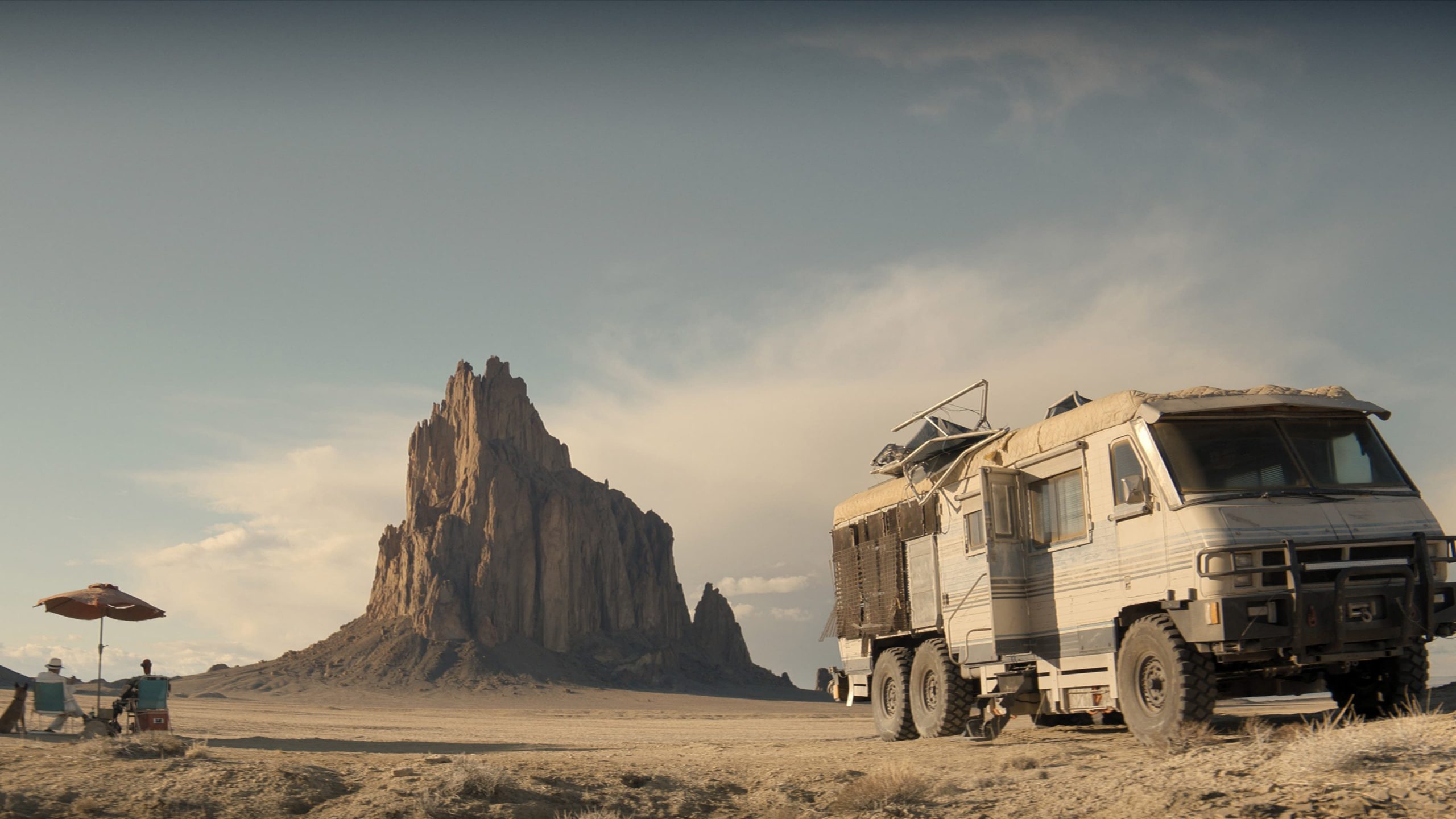 Finch - Một thế giới hậu tận thế ấm áp của Tom Hanks | ELLE Man