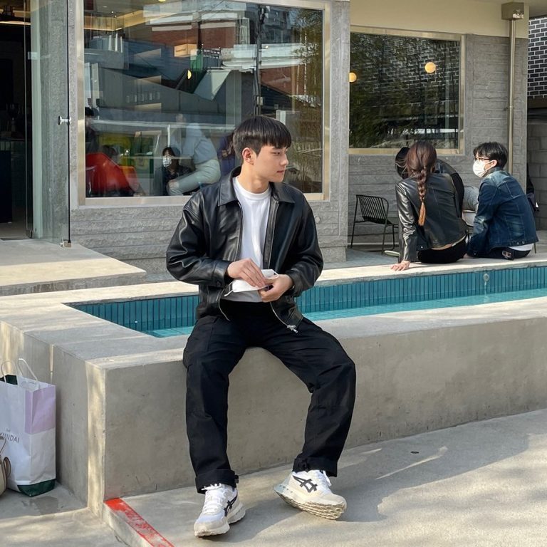 Trở thành quý ông sành điệu cùng áo khoác bomber | ELLE Man