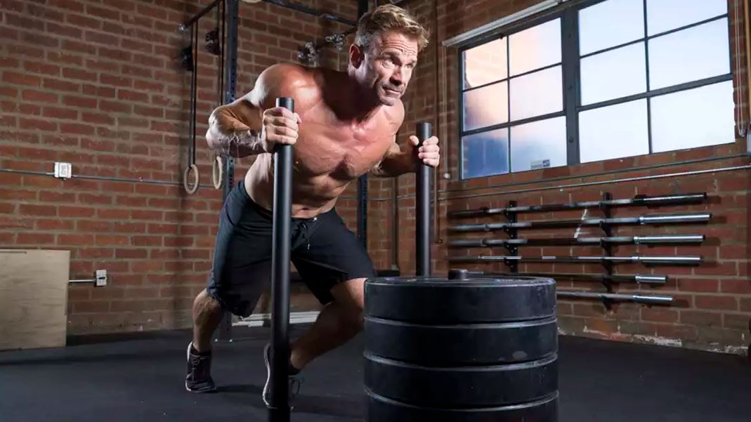 Duffy Gaver, huấn luyện viên thể hình của Siêu Anh Hùng - ELLE Man