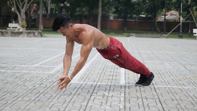 Tập hít đất đúng cách cùng Châu Việt Sơn - ELLE Man