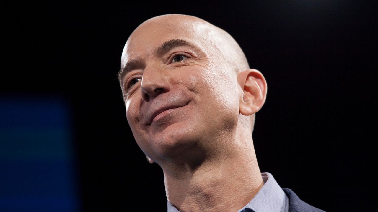 Jeff Bezos - Người từ bỏ tất cả để startup | ELLE Man Việt Nam