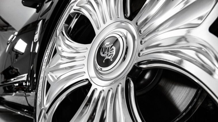 Rolls-Royce Cullinan Chrome Hearts - "Quái thú" của Drake | ELLE Man